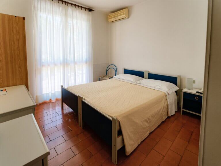 The Dennington Queen | Woodfarm Barns